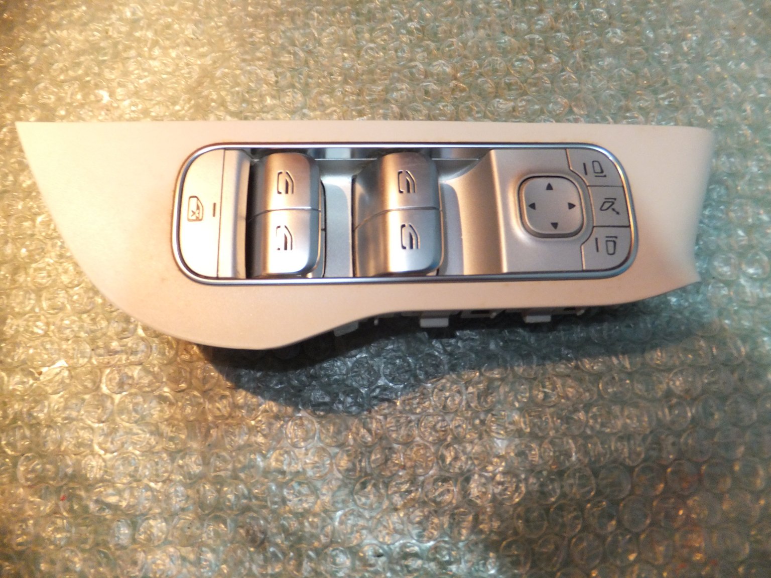 BOTONERA ELEVALUNAS DE PUERTA DEL CONDUCTOR A1679059903 MERCEDES BENZ ...